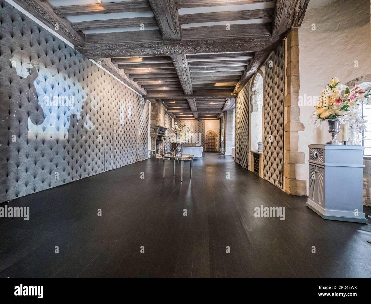 Leeds castle in black and white leeds castle calendars hi-res stock ...