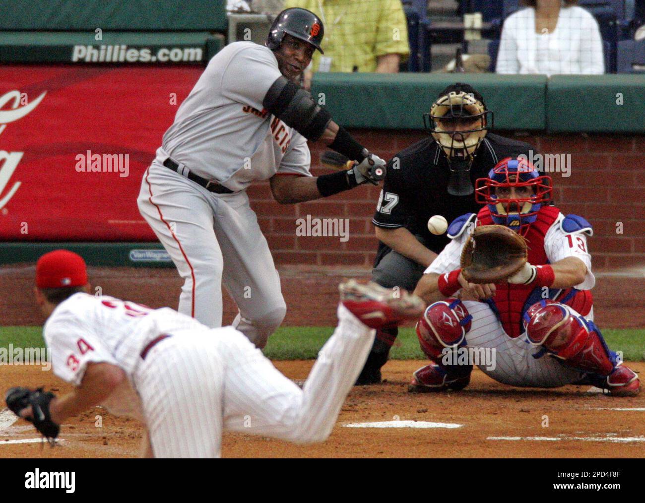 San Francisco Giants' Barry Bonds flies out to Philadelphia Phillies ...