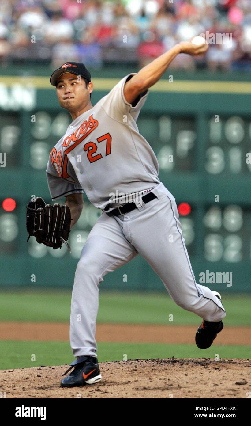 Baltimore Orioles starting pitcher Bruce Chen throws in the second ...