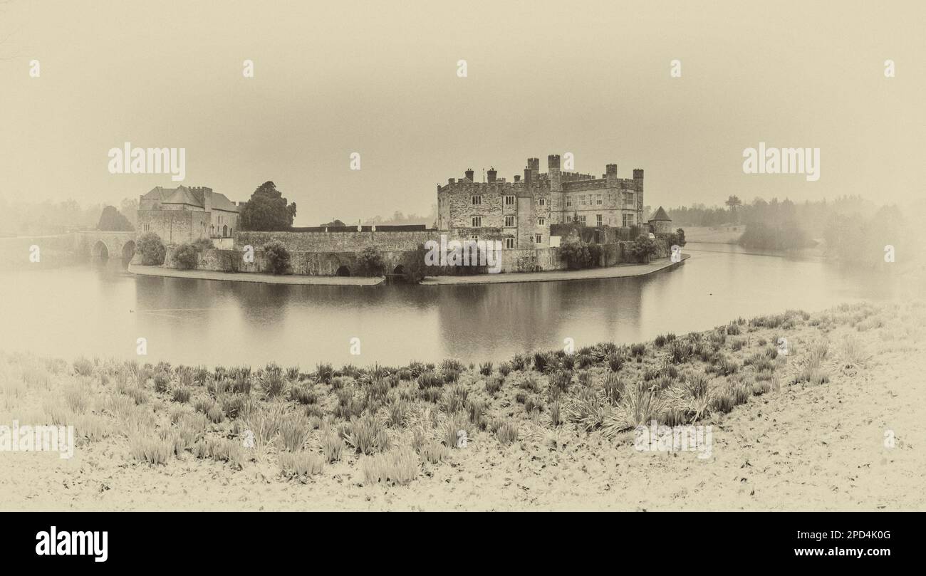 Leeds castle in black and white leeds castle calendars hi-res stock ...