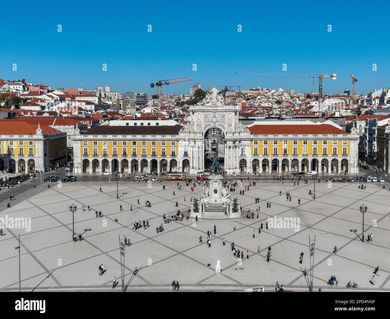 Town square lisbon hi-res stock photography and images - Alamy