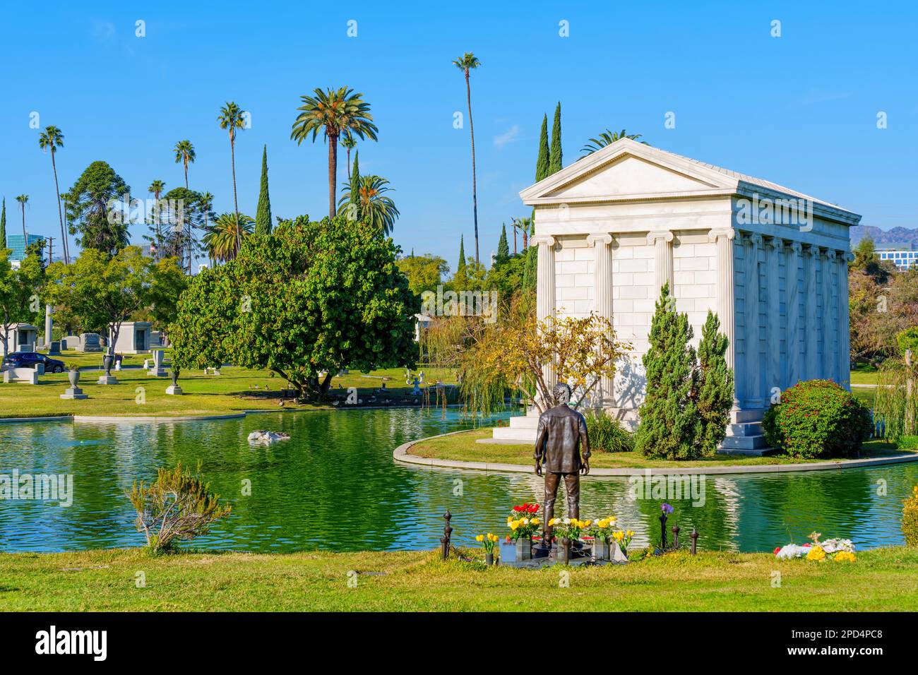 LOS ANGELES, CALIFORNIA - DECEMBER 20, 2022: Hollywood Forever Cemetery ...