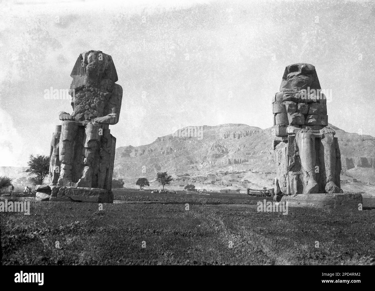 Statues ancient egypt Black and White Stock Photos & Images - Alamy