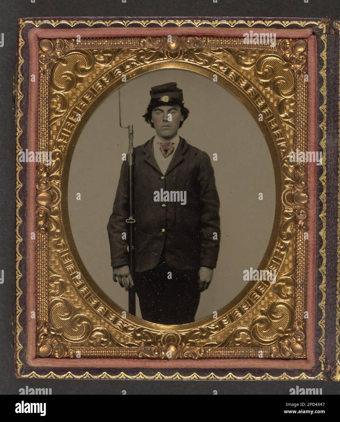 Unidentified soldier in Union uniform with bayoneted musket. United ...