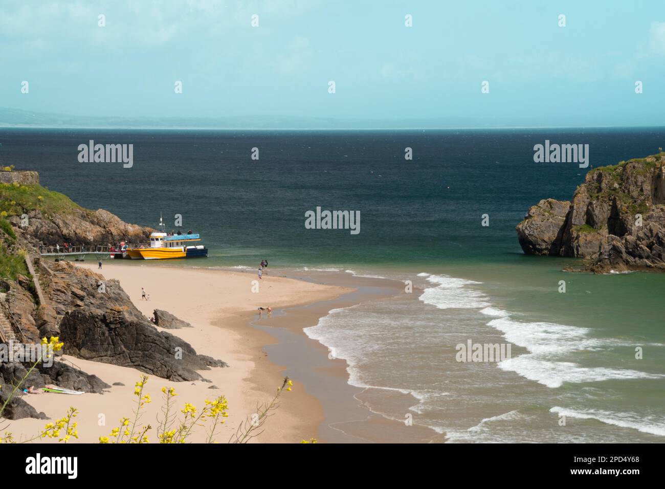 Tenby holiday destination hi-res stock photography and images - Alamy
