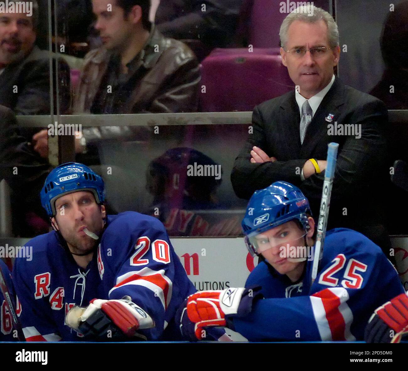 New York Rangers coach Tom Renney, Steve Rucchin (20) and Petr Prucha ...