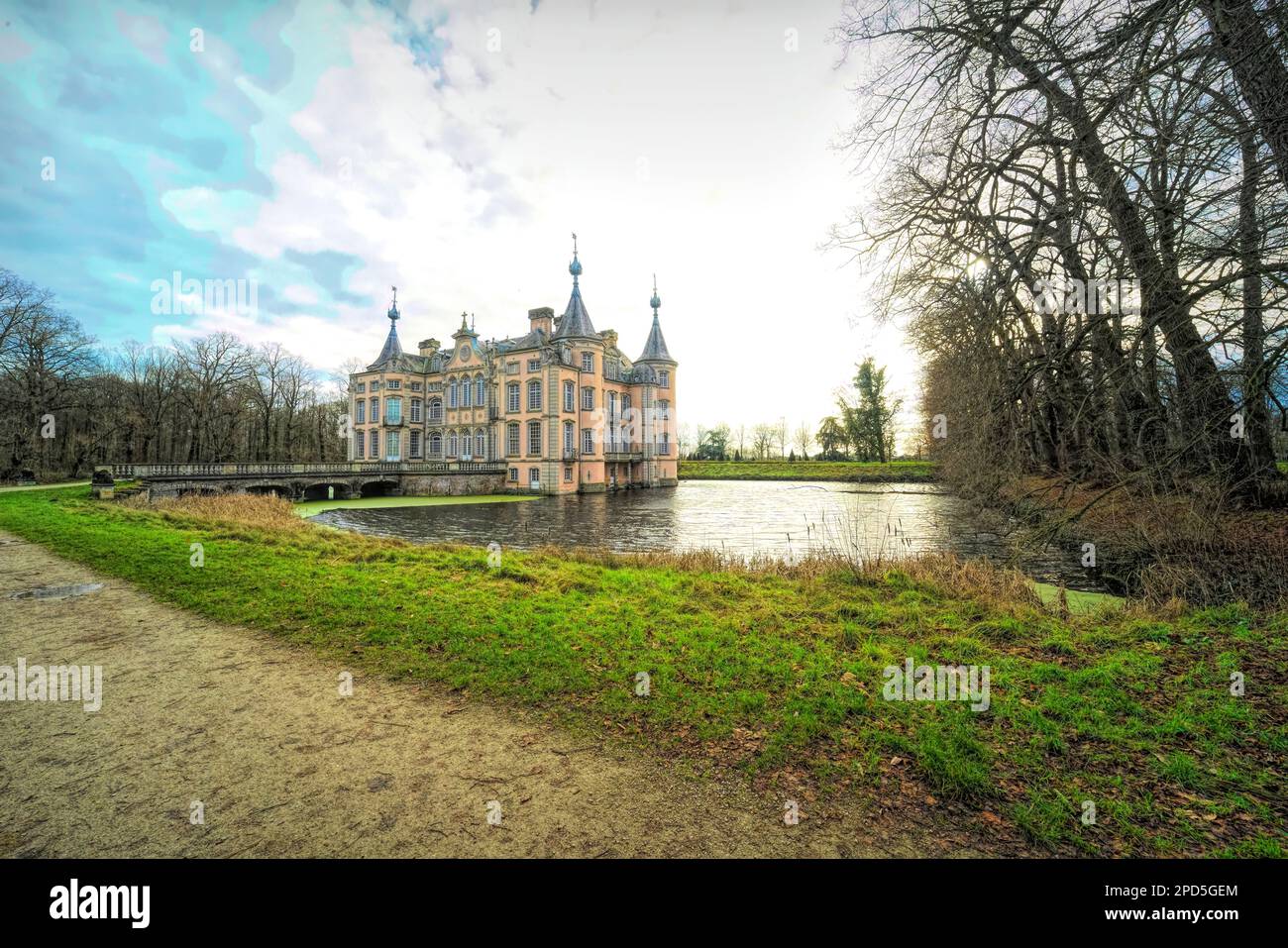 The 13th-century castle of Poeke, home of aristocrats Stock Photo - Alamy