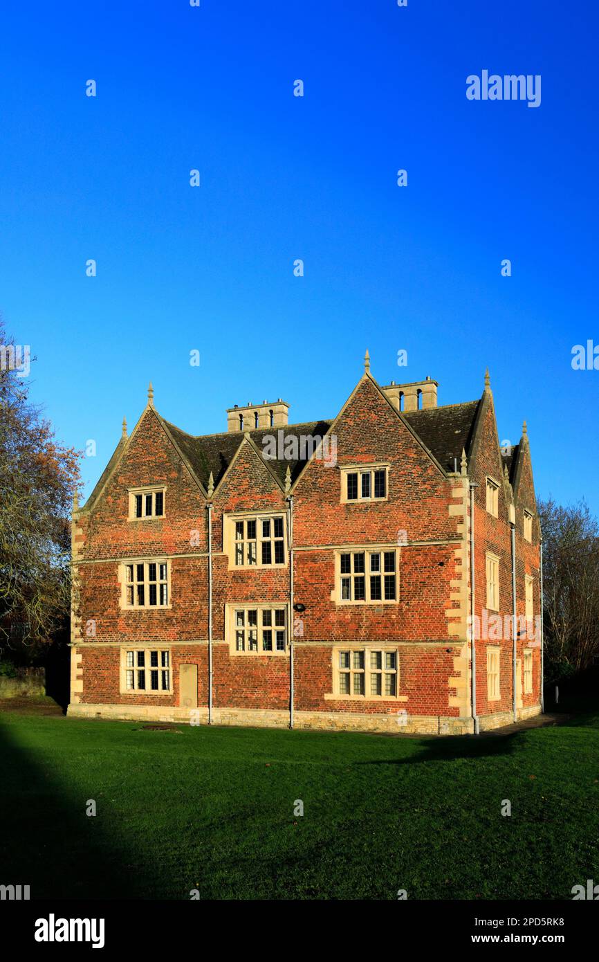 Bourne town hall hi-res stock photography and images - Alamy