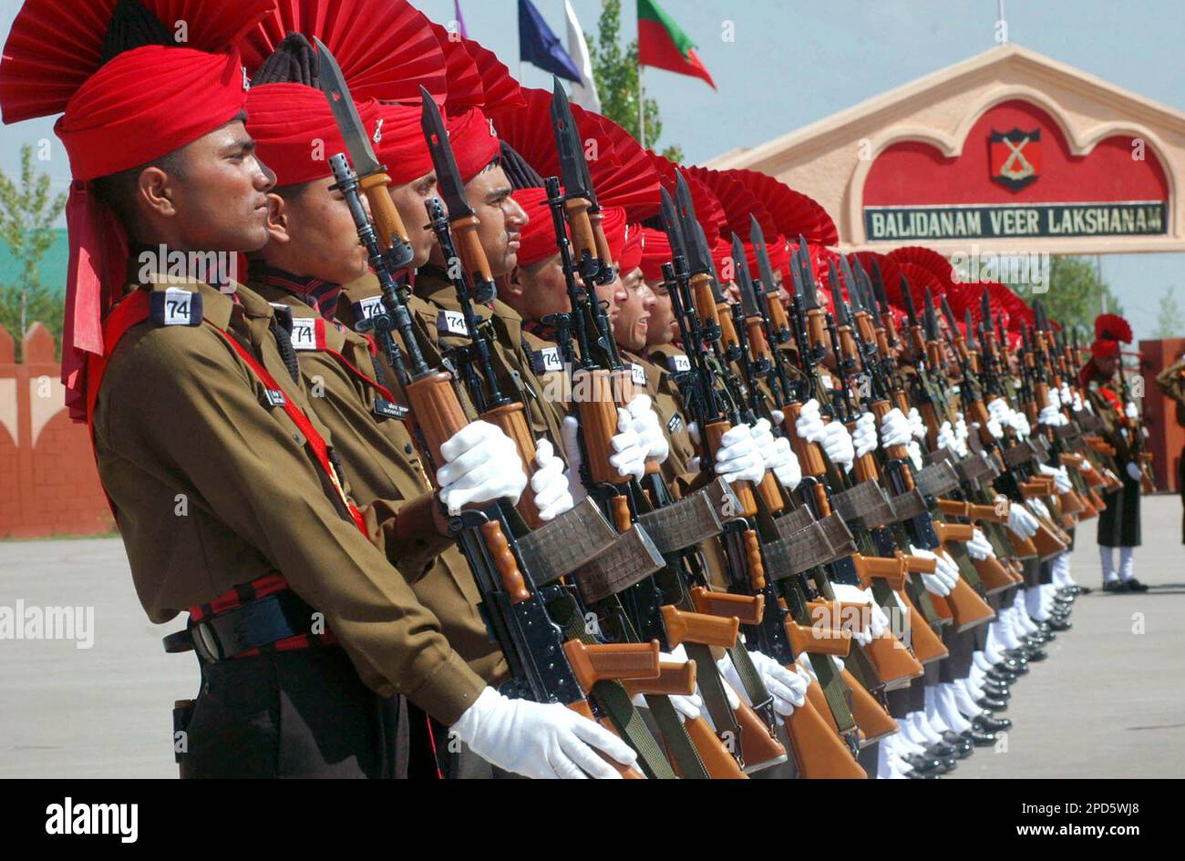 Newly raised troops of the Jammu and Kashmir Light Infantry march ...