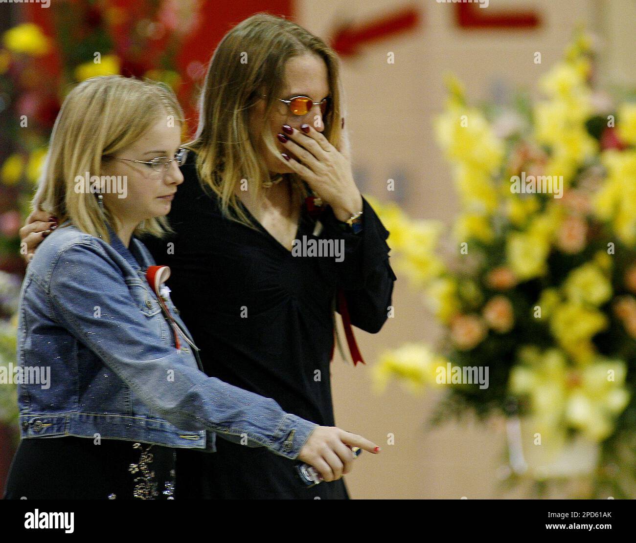 Jennifer Fox, right, mother of Jamie Rose Bolin, stands with her ...