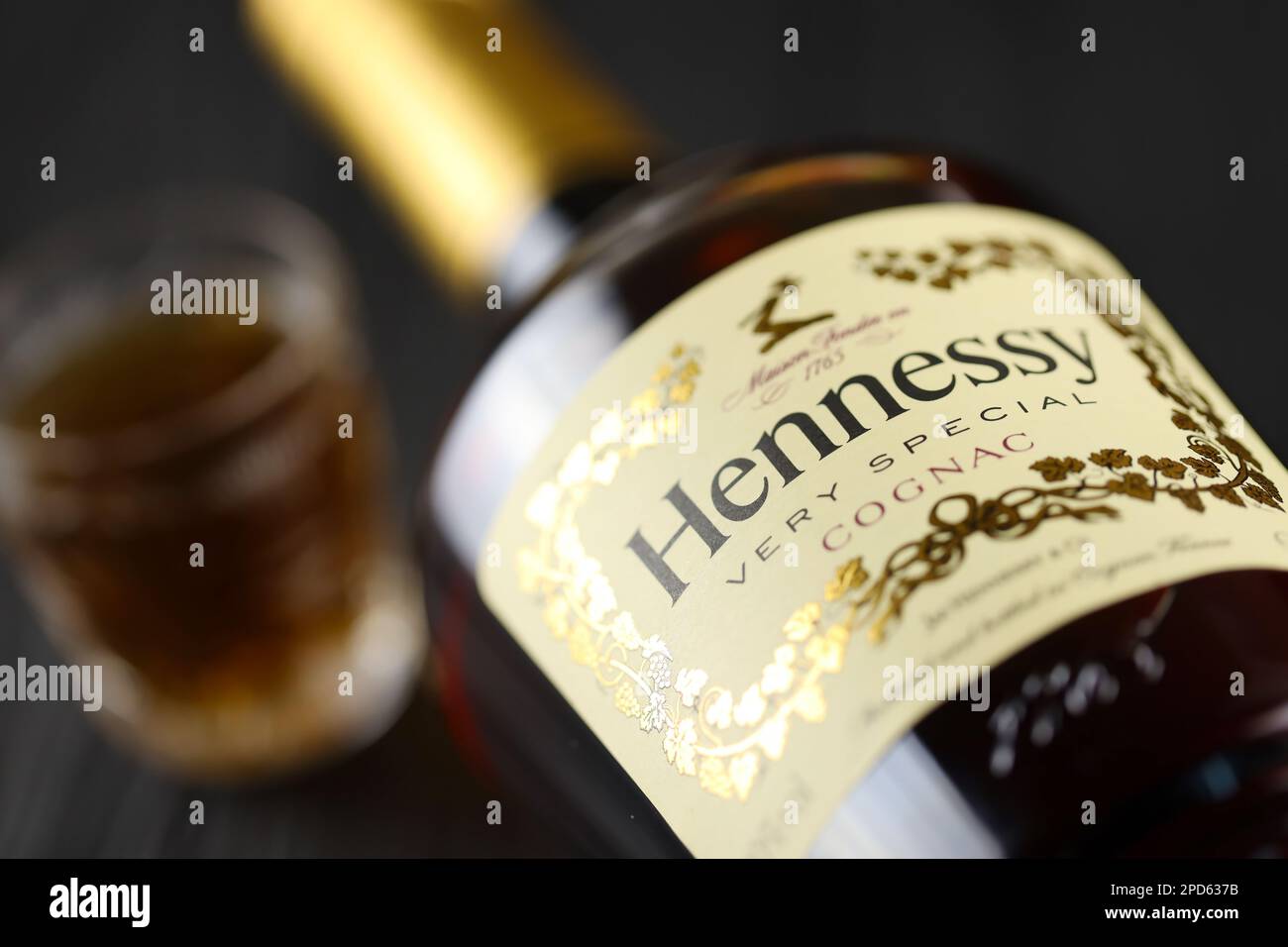 Vintage hennessy cognac bottle hi-res stock photography and images - Alamy
