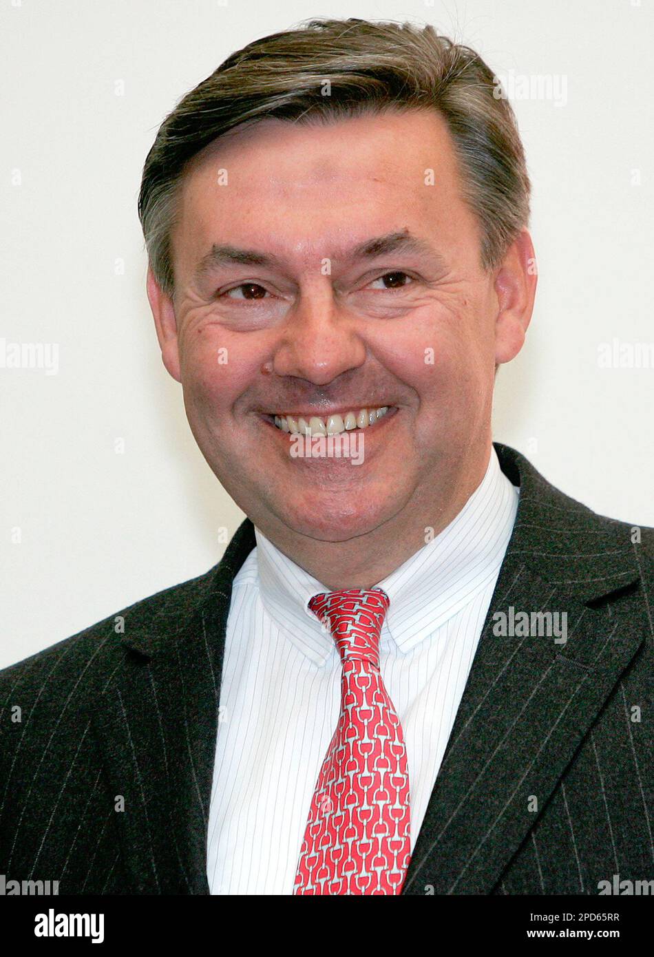 Michael Behrendt, Vorstandsvorsitzender der Hapag-Lloyd AG, lacht am ...