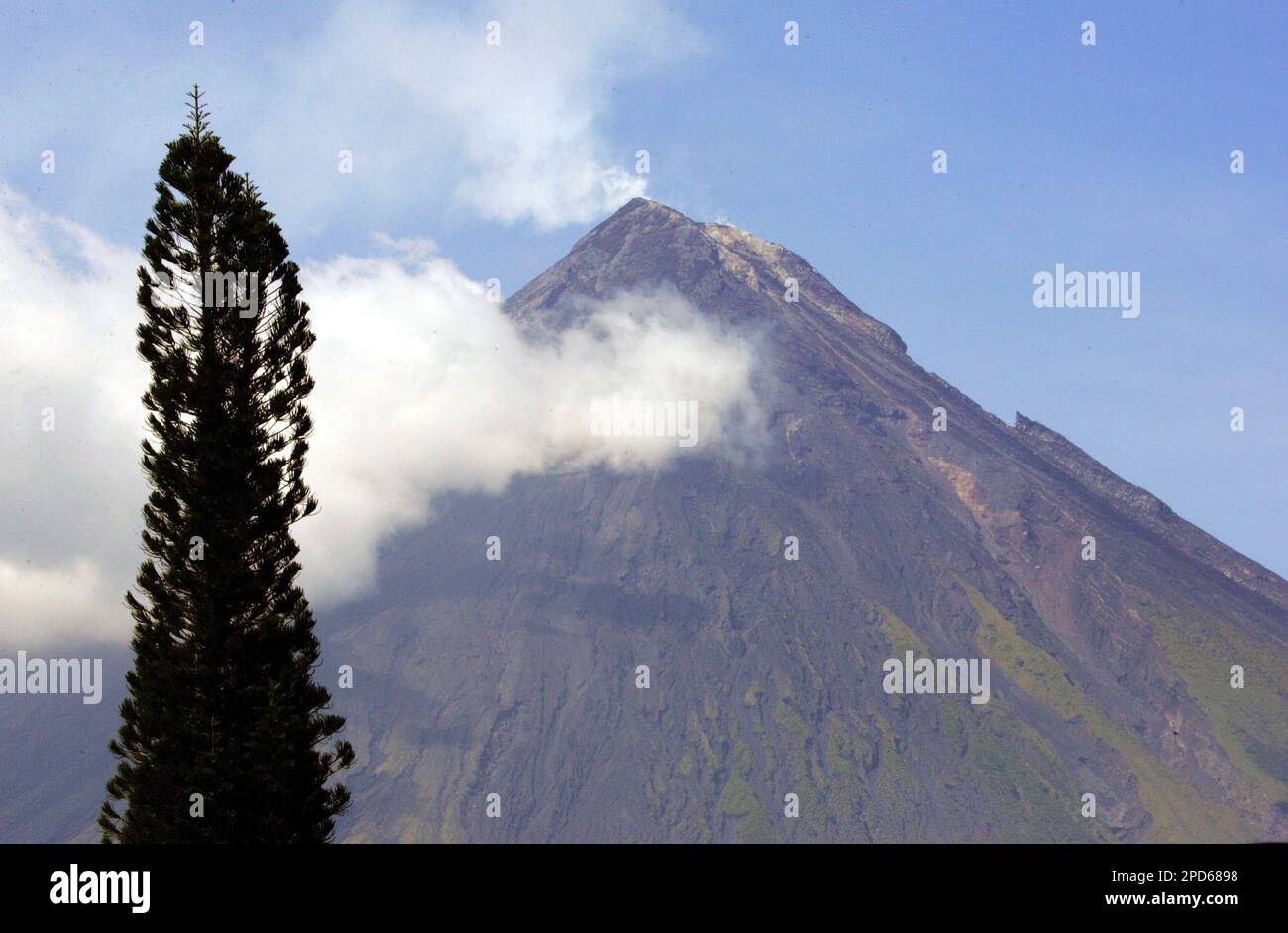 Mayon volcano, one of about twenty active volcanoes in the Philippines ...