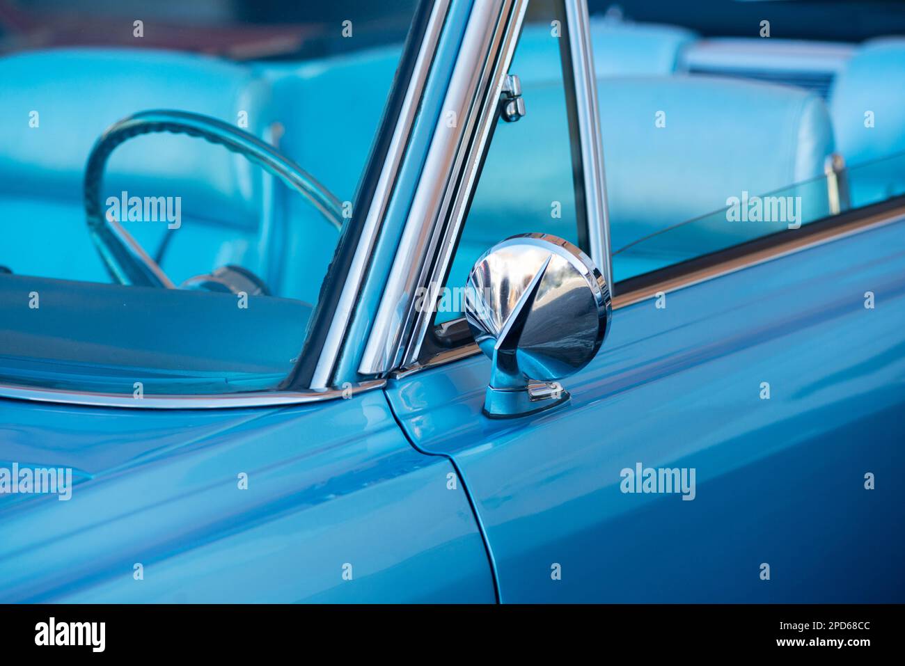 Rearview mirror of vintage car hi-res stock photography and images - Alamy