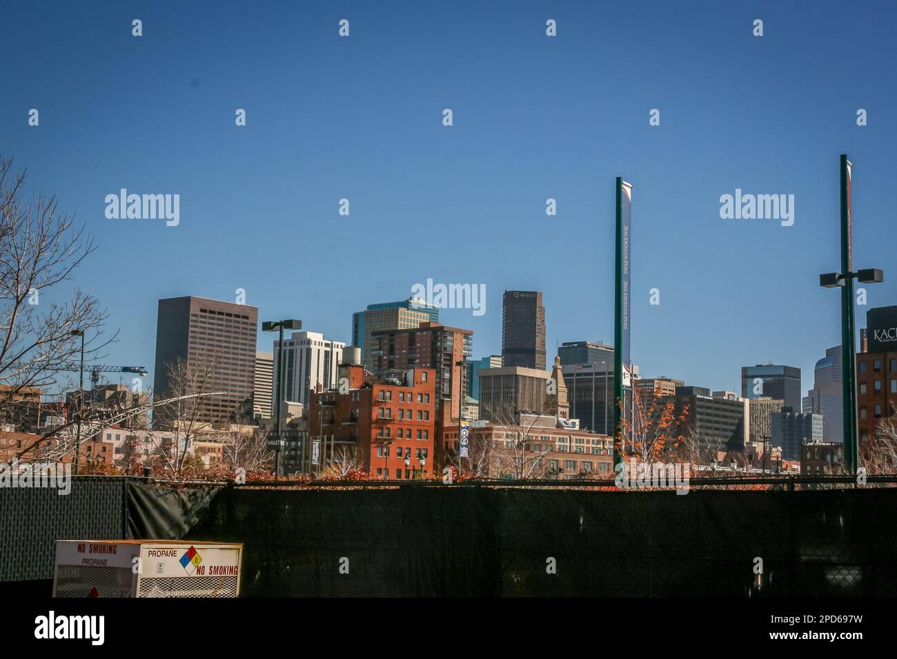 Skyscrapers tall buildings in denver hi-res stock photography and ...