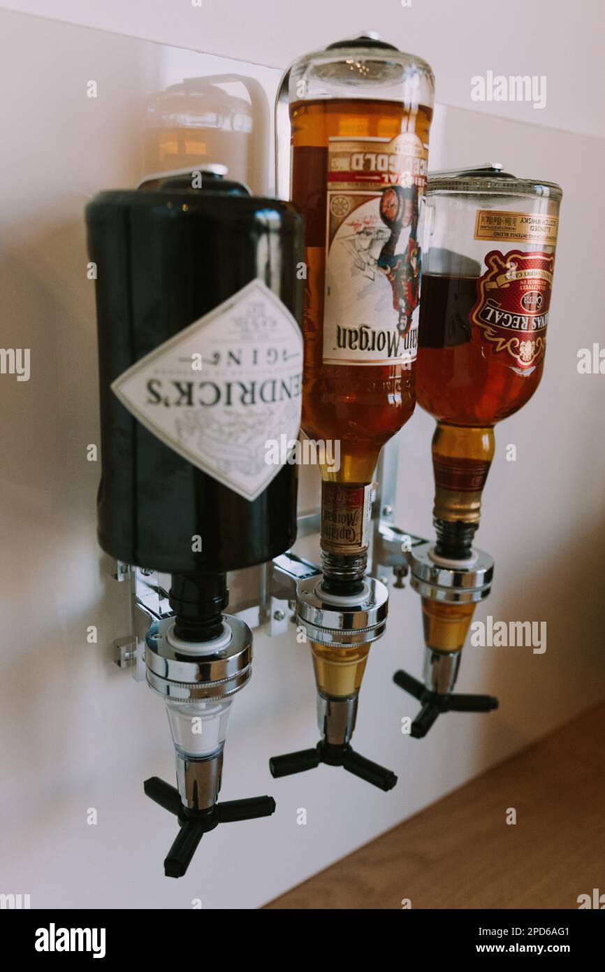 Fancy alcoholic beverage hi-res stock photography and images - Alamy