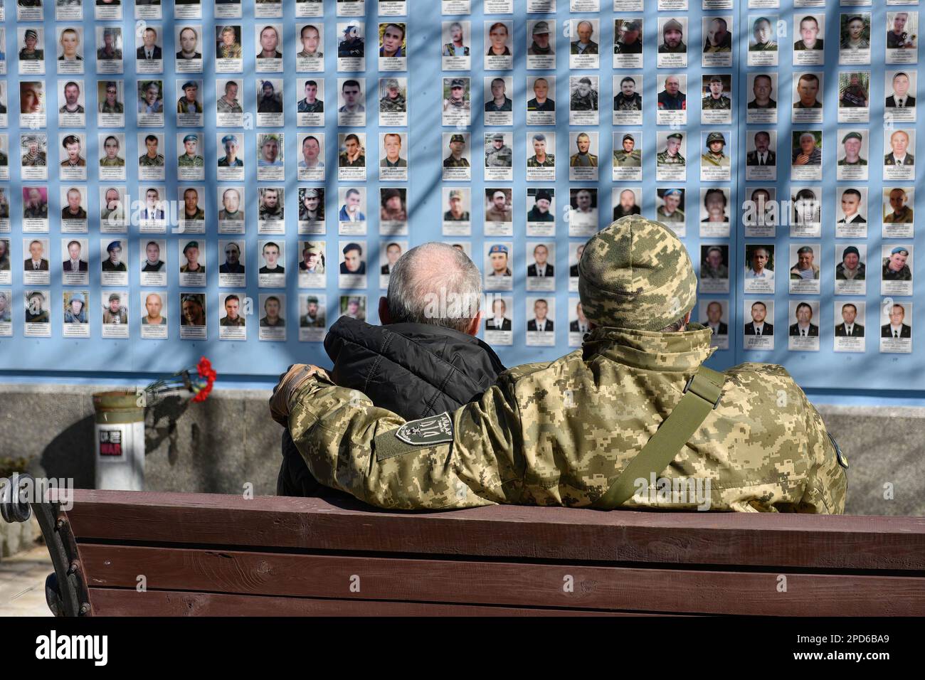 Kyiv, Ukraine. 14th Mar, 2023. Ukrainian soldiers honor the memory of ...