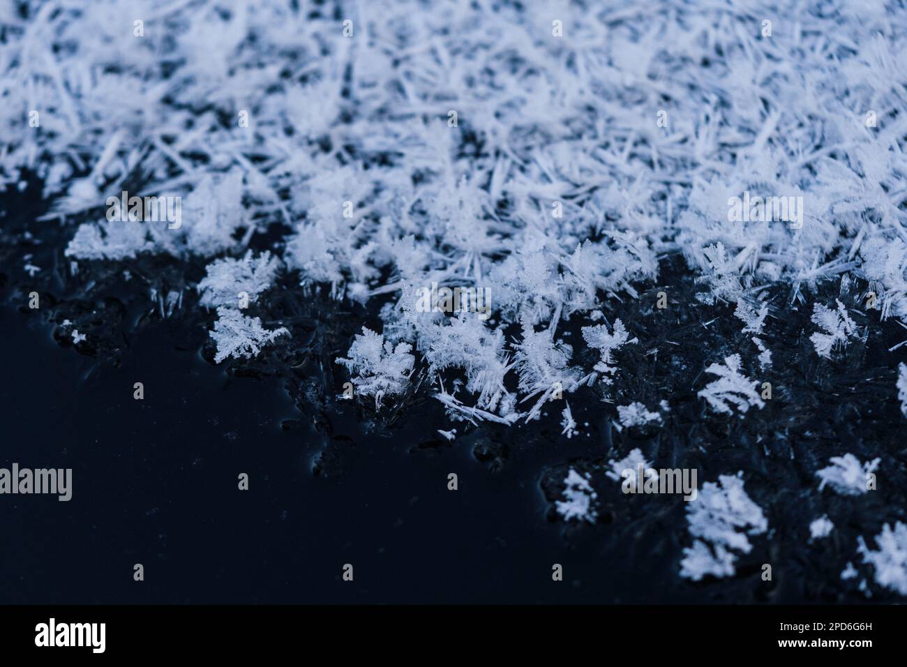 Weather snowflake hi-res stock photography and images - Alamy