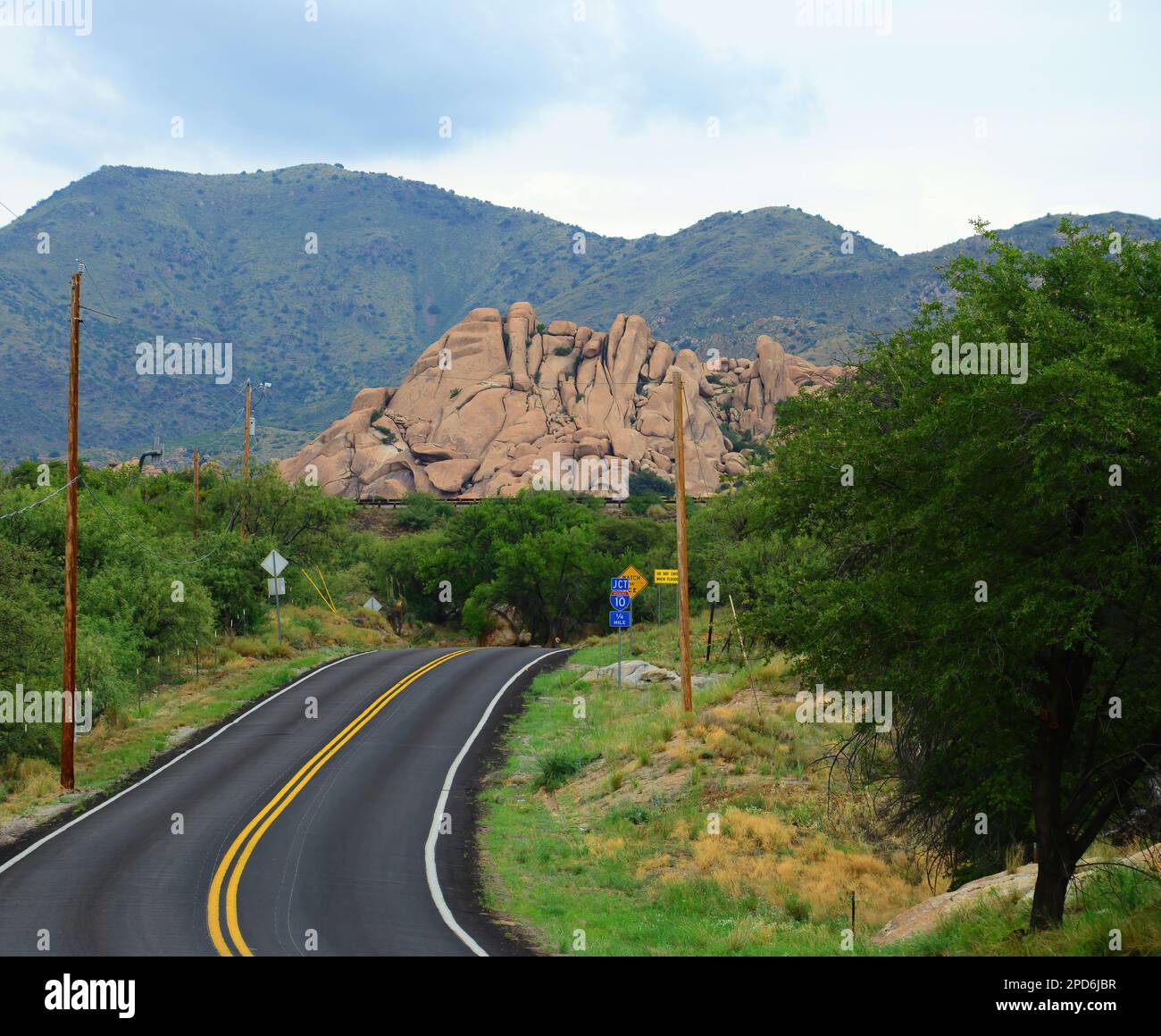 Interstate 10 texas desert hi-res stock photography and images - Alamy