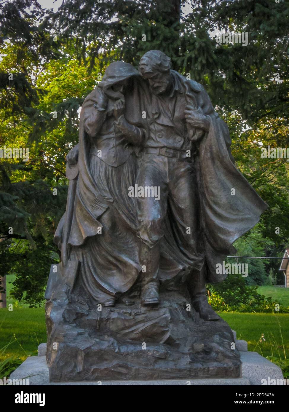 Statue of Mormon pioneers in Nebraska Stock Photo - Alamy