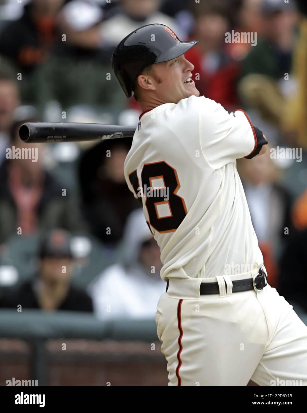 San Francisco Giants' Lance Niekro hits a game-tying home run off ...