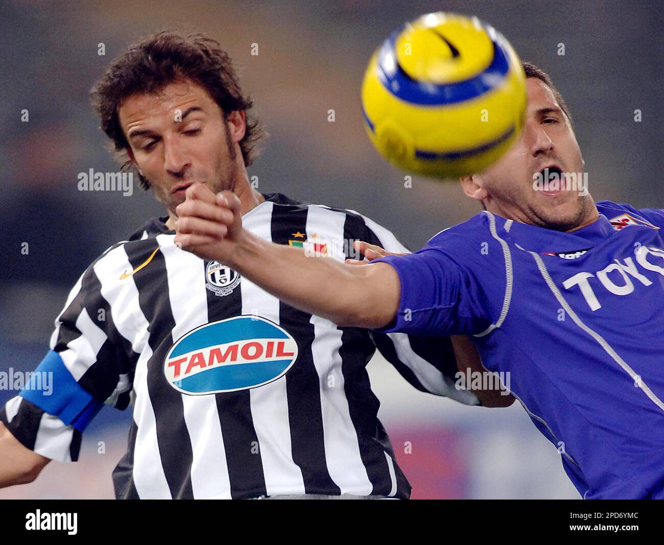 Juventus' Alessandro Del Piero, left, and Fiorentina's Alessandro ...