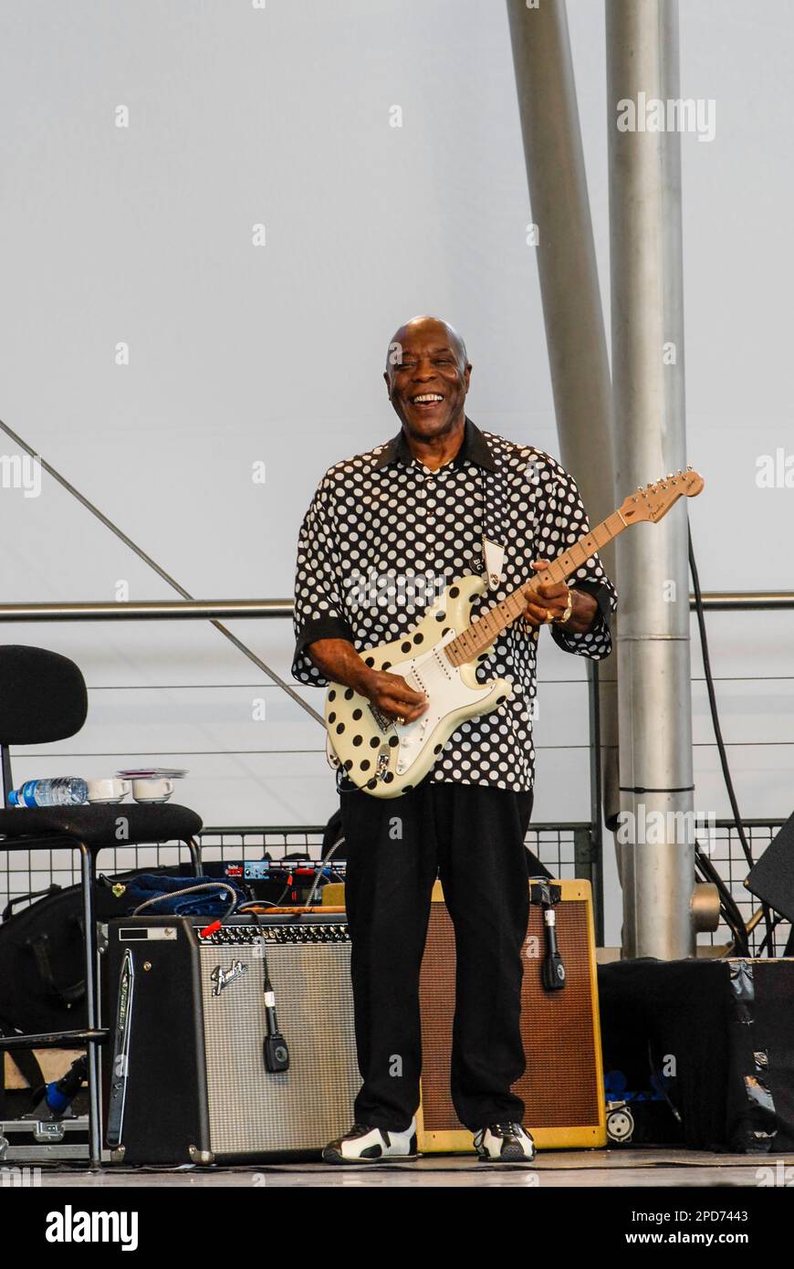 Chicago blues buddy hi-res stock photography and images - Alamy