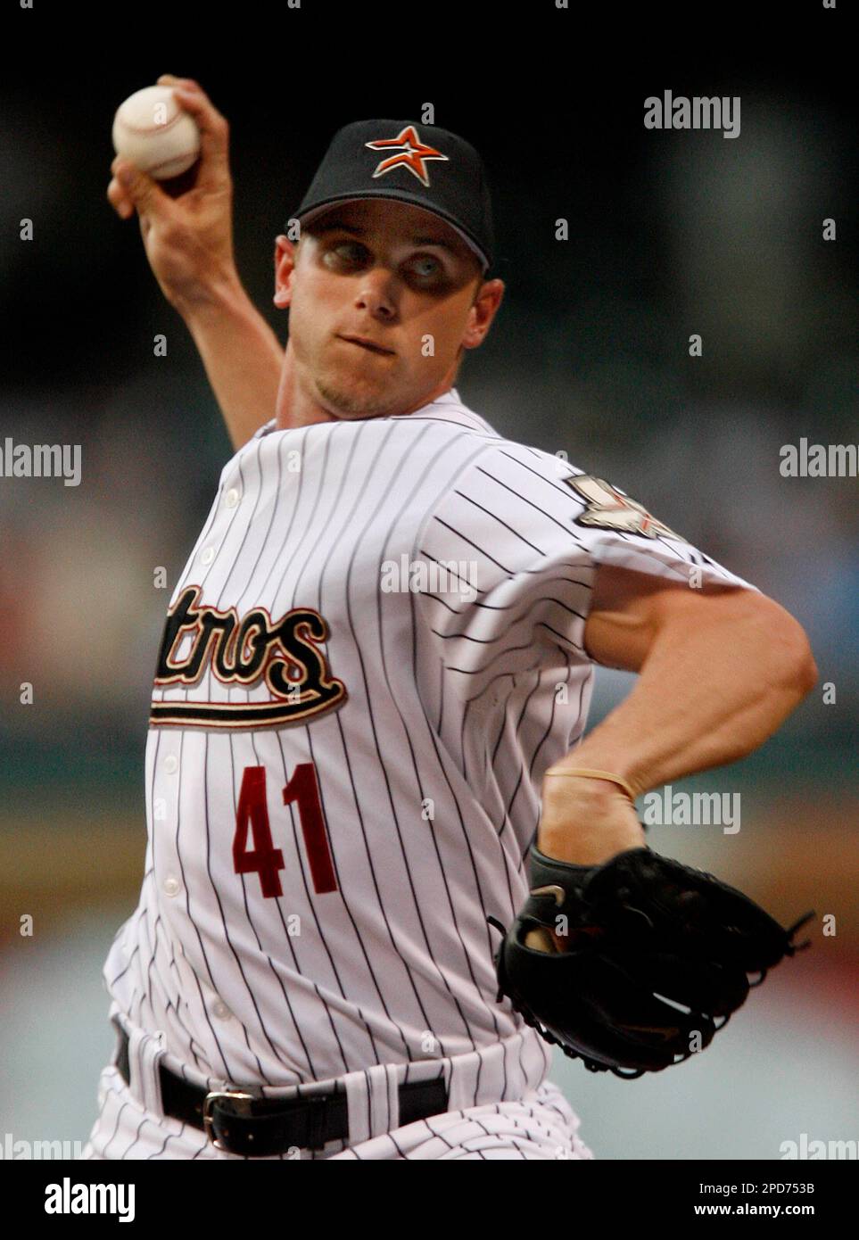 Houston Astros' Brandon Backe delivers a pitch during the first inning ...