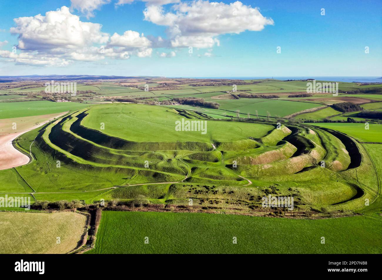 Maiden castle dorset spring hi-res stock photography and images - Alamy