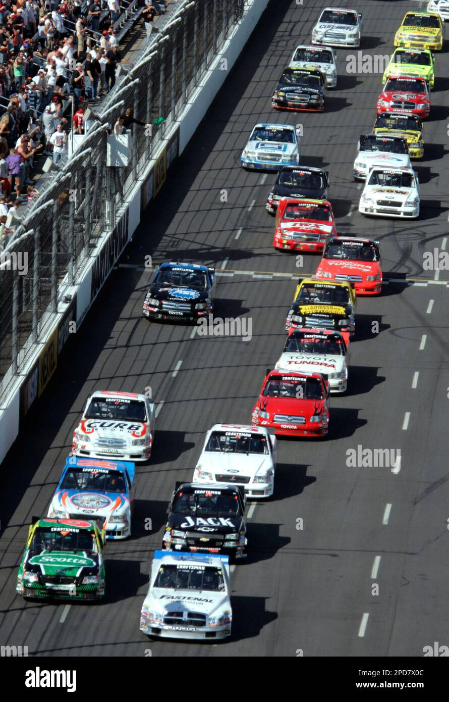 Bobby Hamilton Jr., (18) and Mark Martin (6) lead the field at the ...