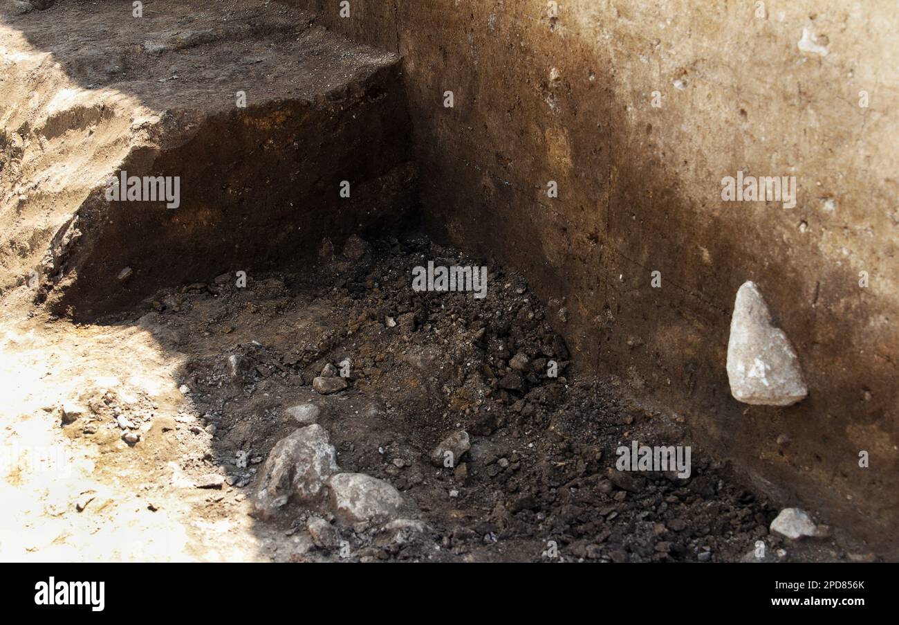 Archaeologist dig hi-res stock photography and images - Alamy