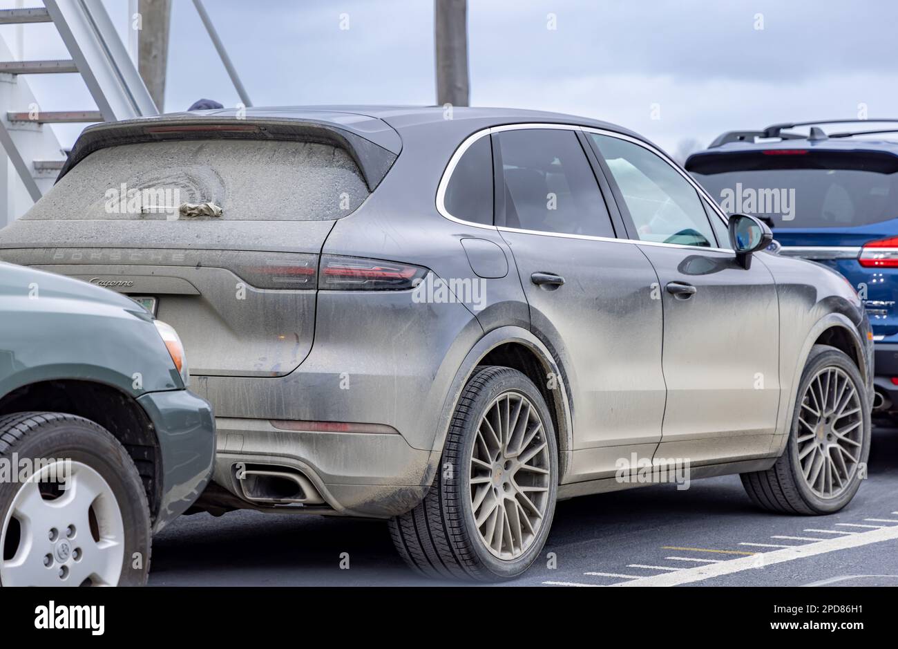 Dirty car part hi-res stock photography and images - Alamy