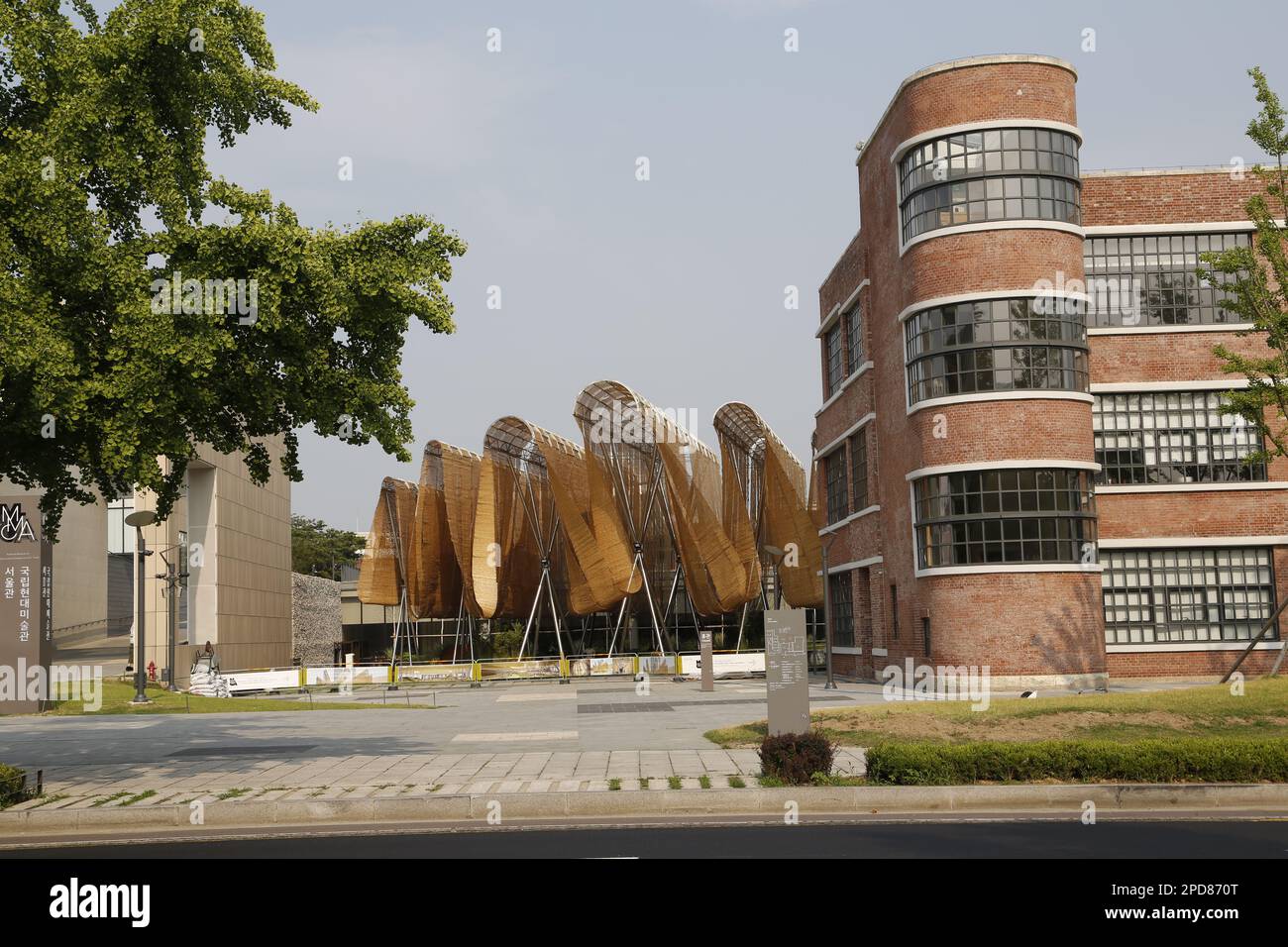 Roof Sentiment installation by the Society of Architecture (Lee Chi ...