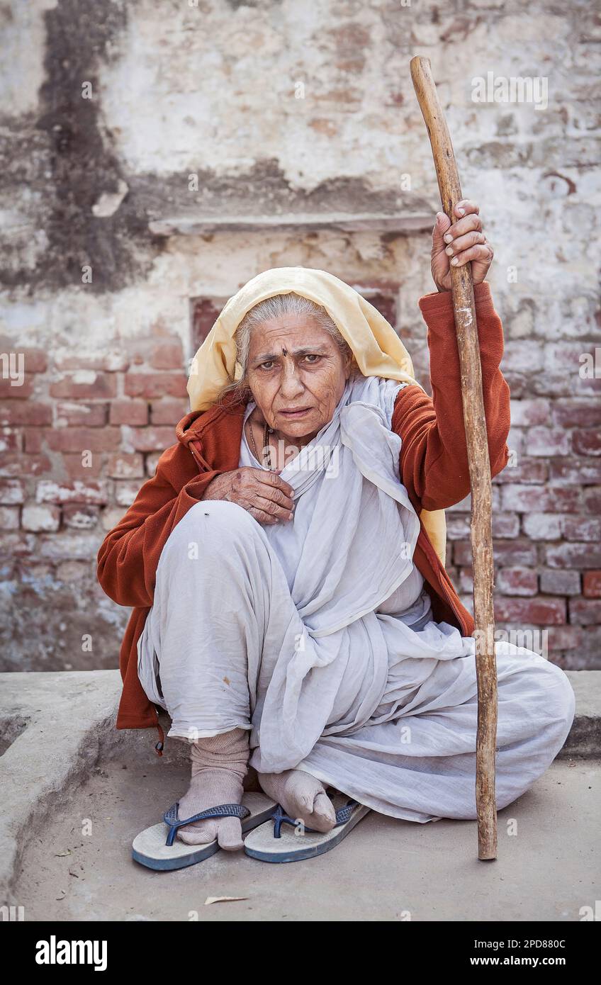 India uttar pradesh vrindavan widow hi-res stock photography and images ...