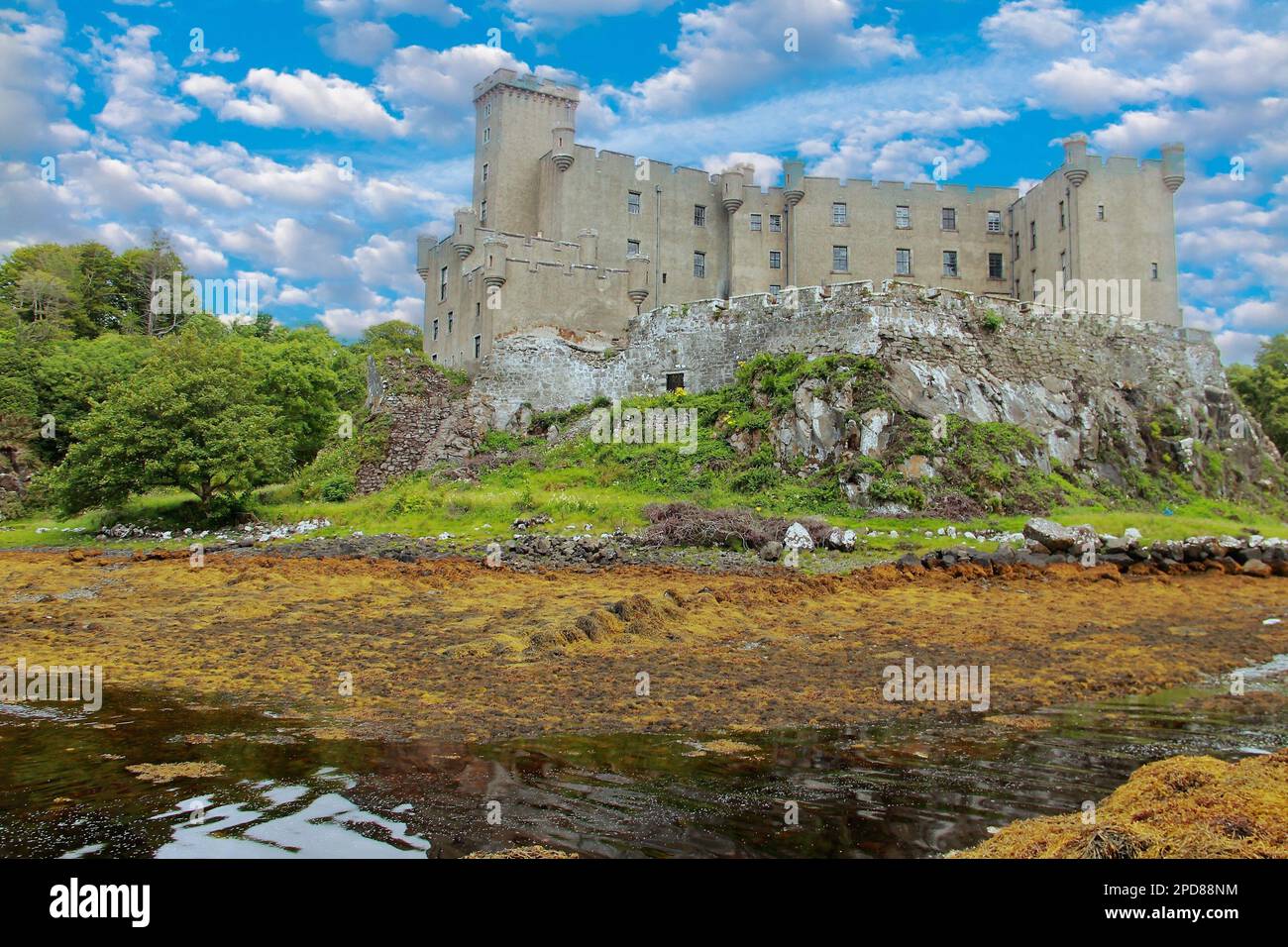 Dunvegan Castle, Isle of Skye, Scotland Stock Photo - Alamy