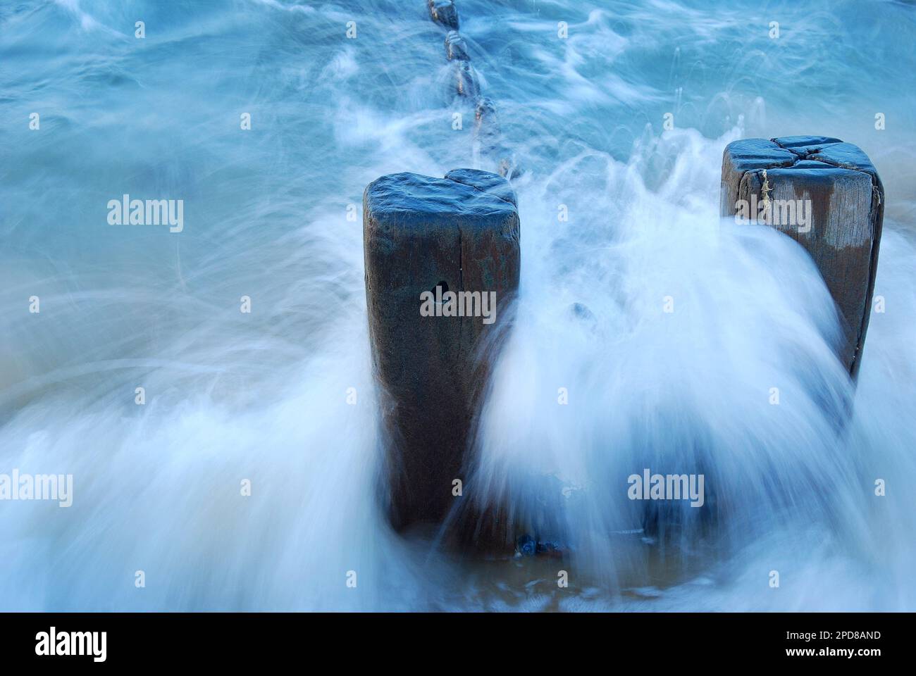 Wood groynes hi-res stock photography and images - Alamy