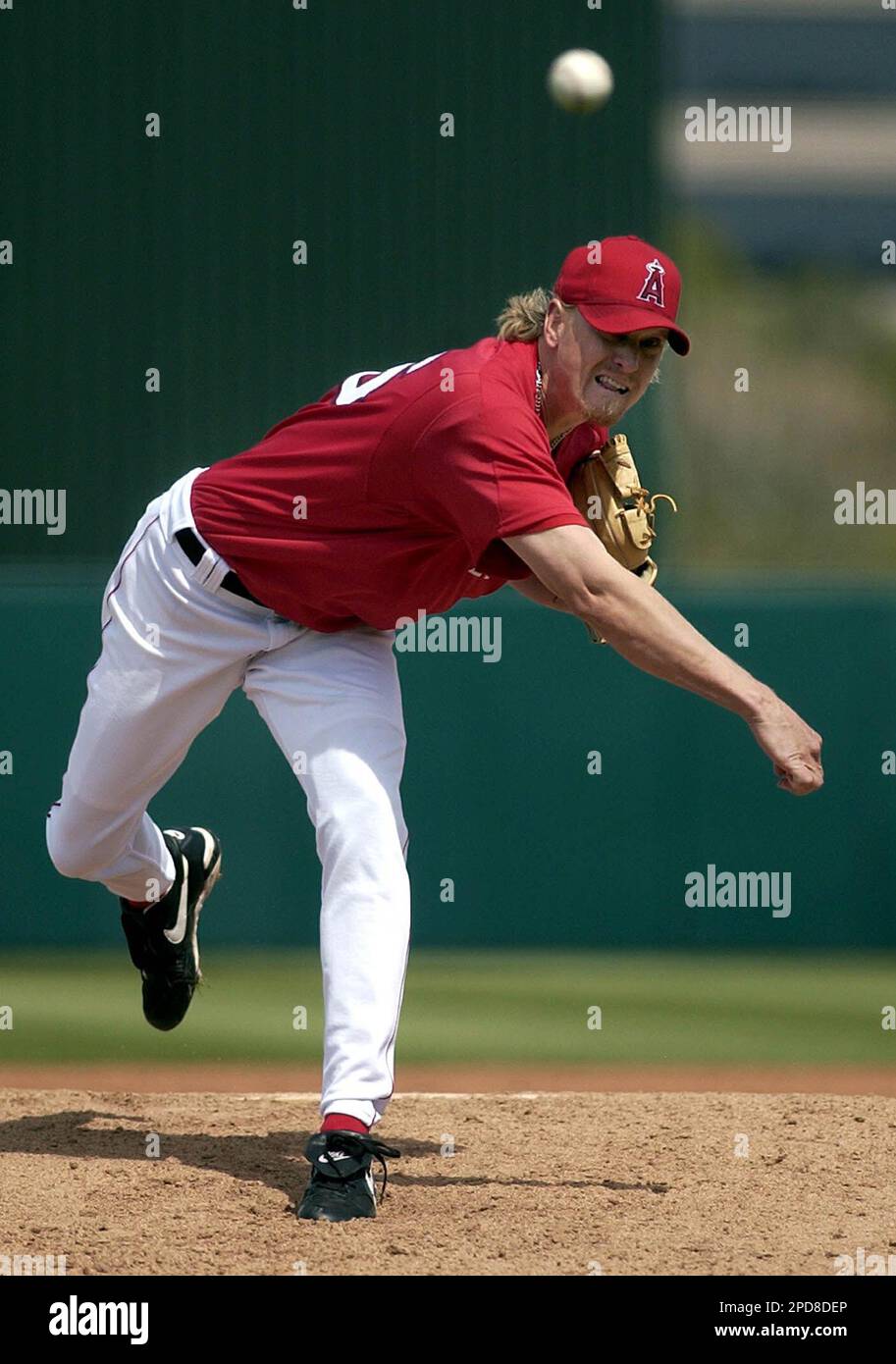 Los Angeles Angels starting pitcher Jeff Weaver delivers during the ...