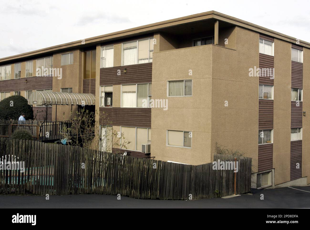 The apartment complex where Aaron Kyle Huff, the man suspected of ...