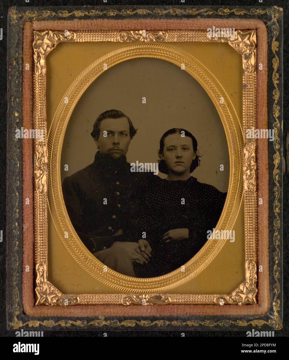 Unidentified women soldiers hi-res stock photography and images - Alamy