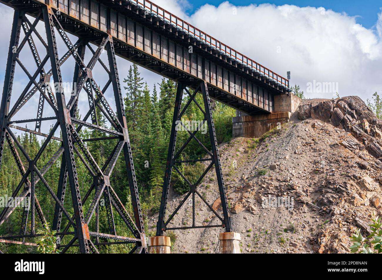 Pillars flank hi-res stock photography and images - Alamy