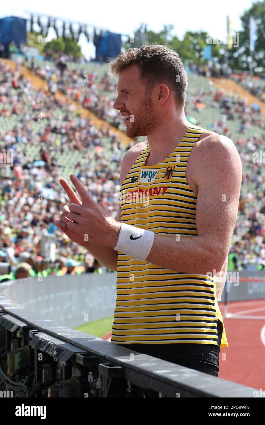 Torben BLECH speaking to his coach at the European Athletics Championship 2022 Stock Photo - Alamy