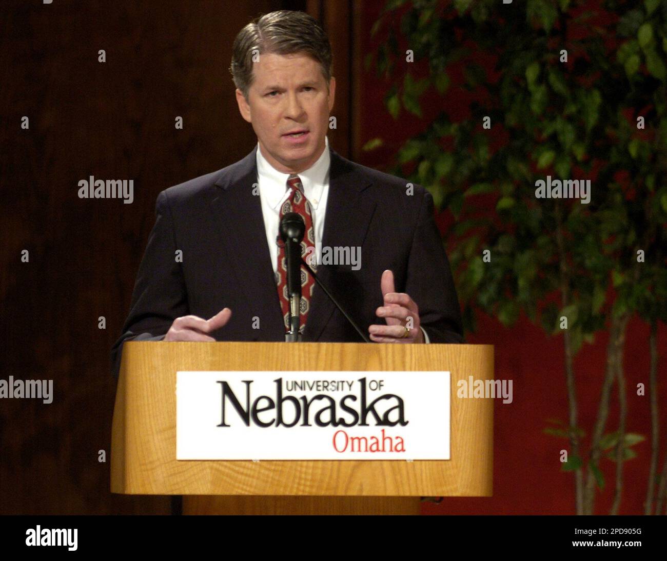 Nebraska gubernatorial hopeful Dave Nabity speaks during a Republican ...