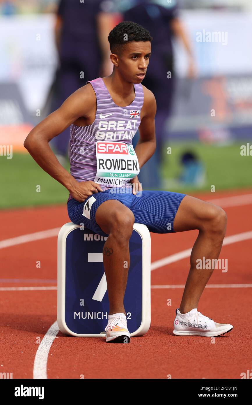 Daniel ROWDEN waiting to start the 800m heat at the European Athletics ...