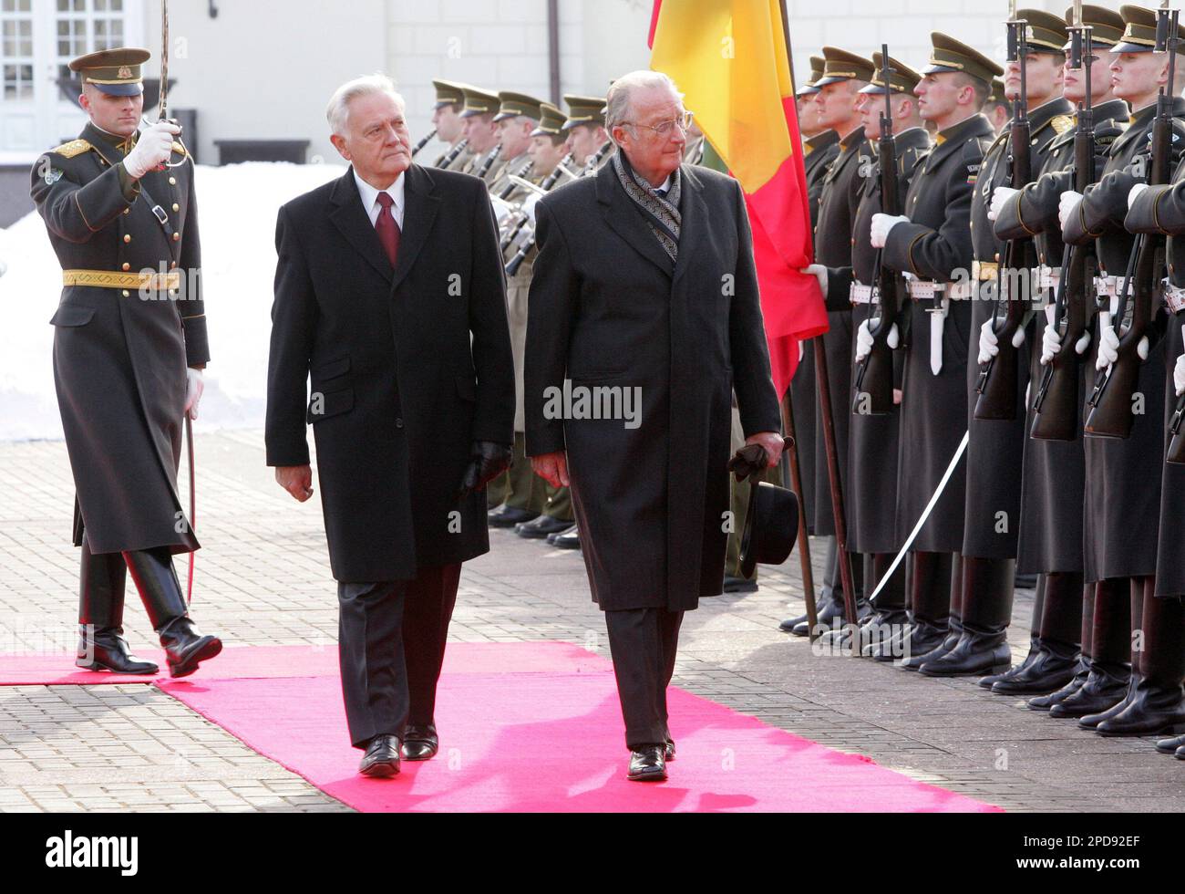 Lithuanian President Valdas Adamkus, left, and Belgium's King Albert II ...