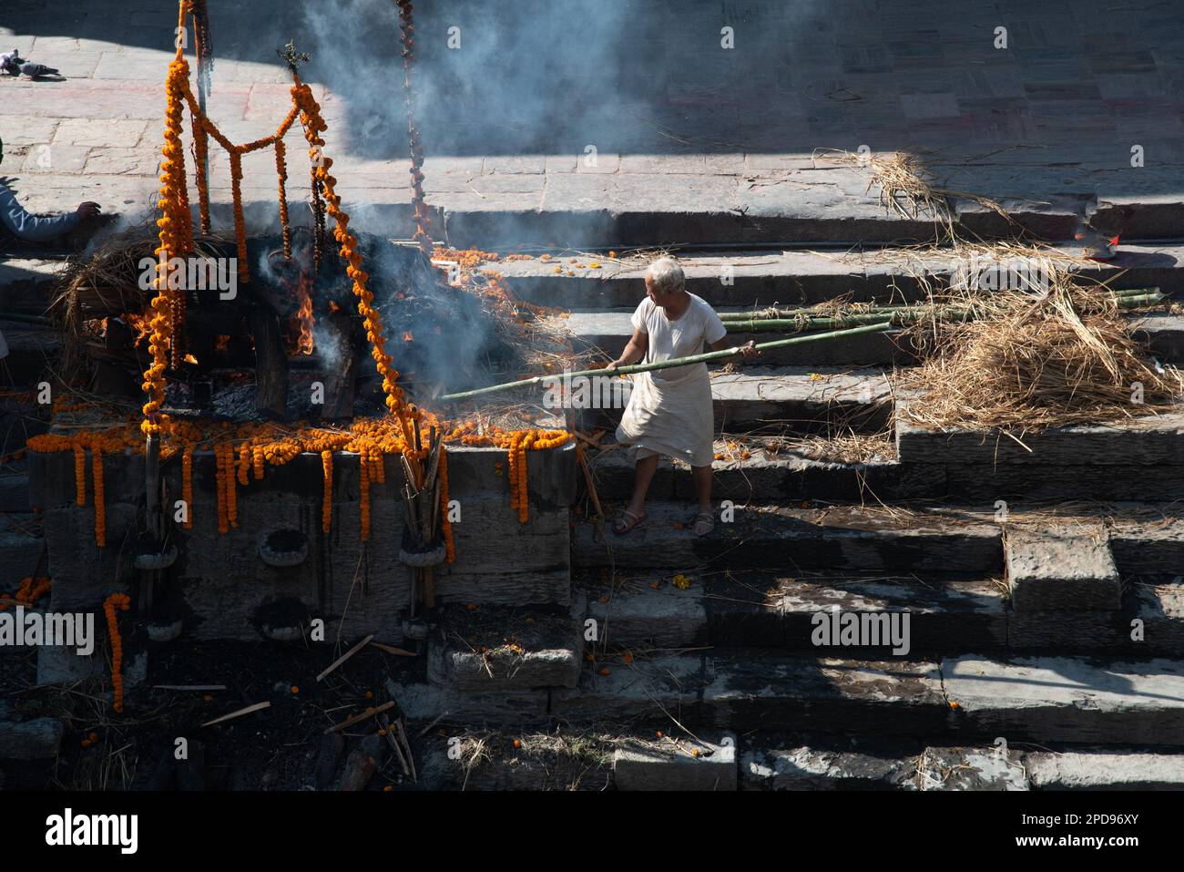 Cremation ceremony at the hindu temple of pashupatinath complex. Nepal ...