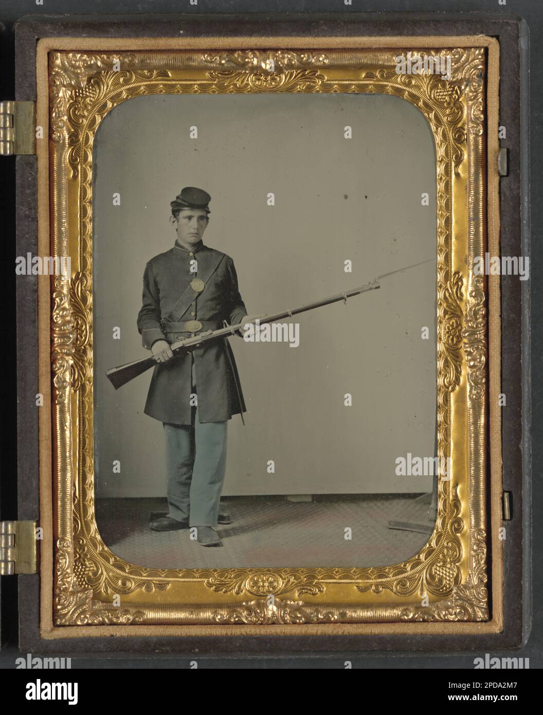 Unidentified soldier in Union uniform with bayoneted musket ...