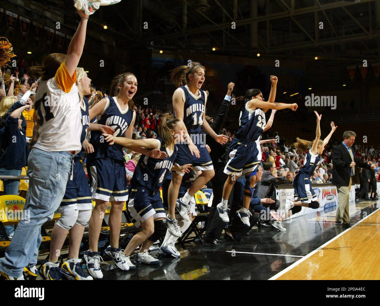The Mullen bench reacts in the final seconds of a 37-36 win over Regis ...