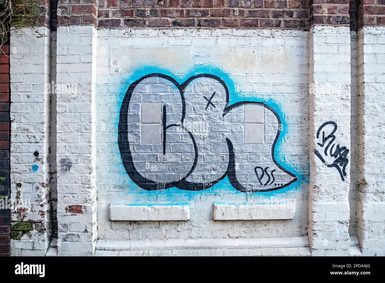 Silver brick wall hi-res stock photography and images - Alamy