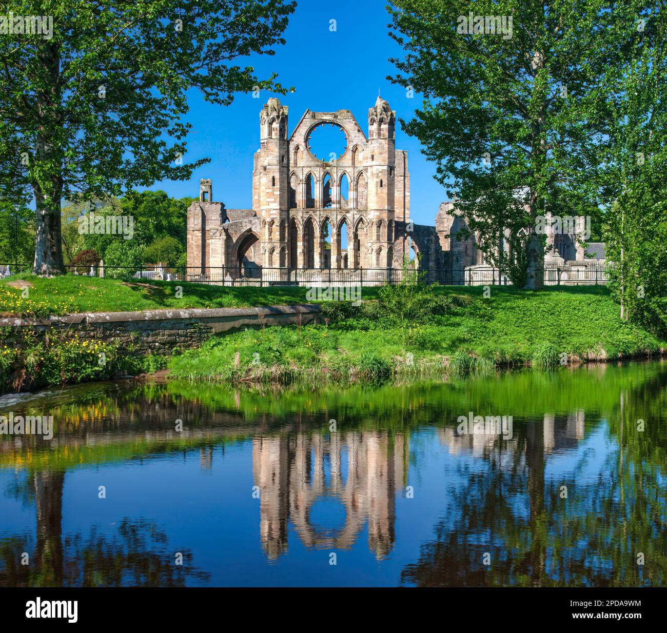 Elgin cathedral hi-res stock photography and images - Alamy