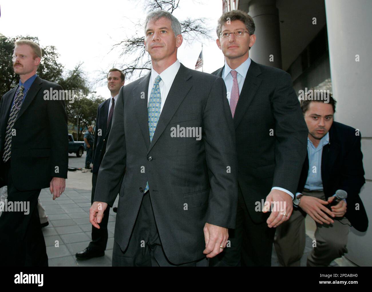 Former Enron CFO Andrew Fastow, left, who has pleaded guilty to ...